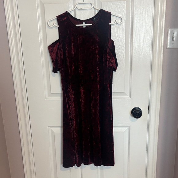 Reitmans | Dresses | Reitmans Burgundy Velvet Mini Dress | Poshmark